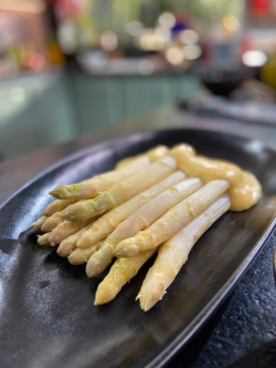 Ma recette d'asperges blanches sauce maltaise - Laurent Mariotte